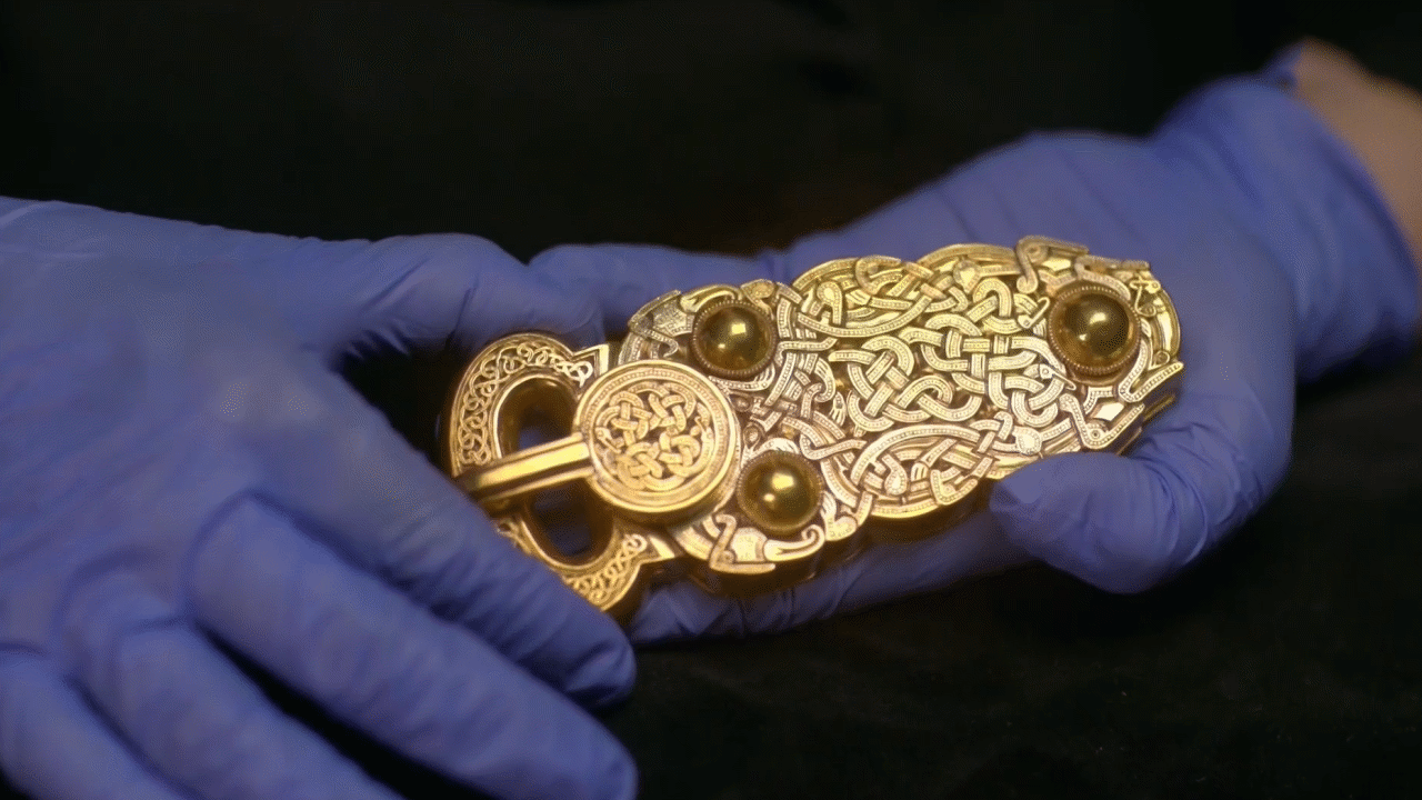 The Sutton Hoo Hoard - Nina Ramirez unearths... - ClickView