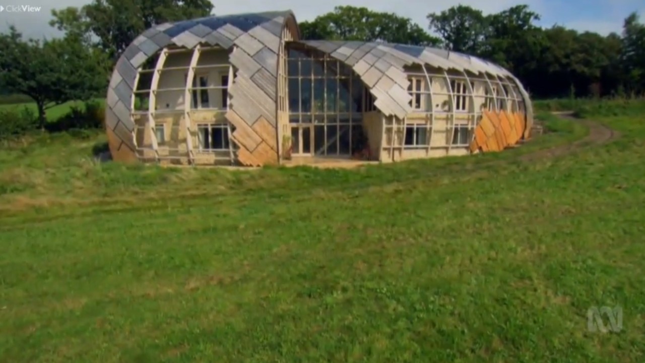 Giant Snake House - Kevin McCloud visits a co... - ClickView