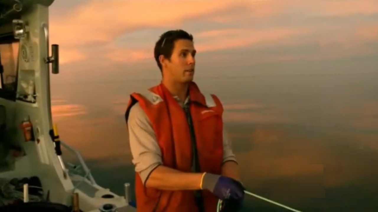 Tug of War - Professor Steve Simpson explores... - ClickView