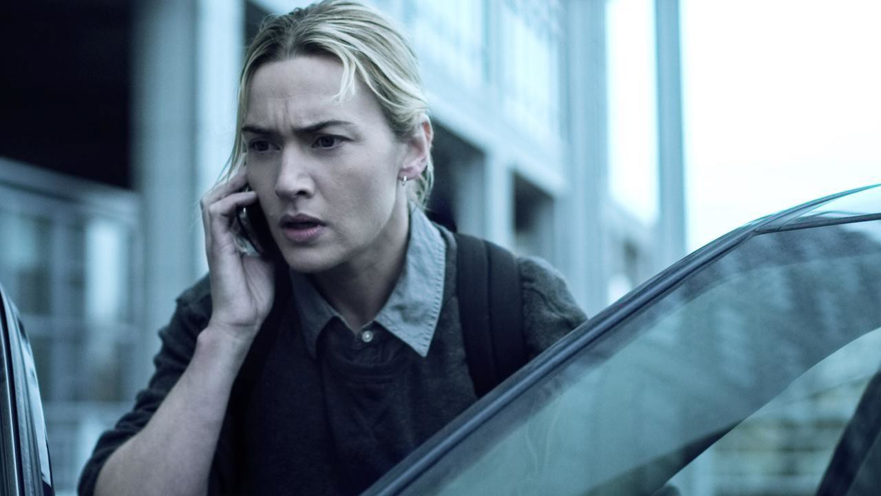 Contagion - The death of Beth Emhoff and her... - ClickView