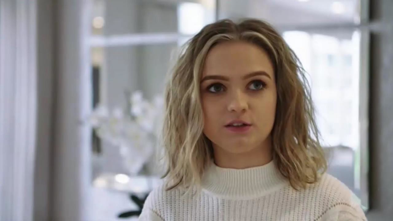 Episode 07 - April spends Christmas with the... - ClickView