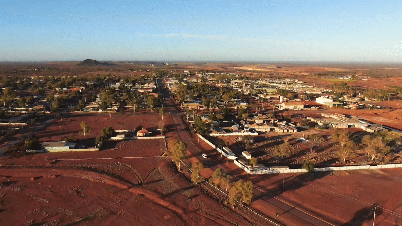 Leonora, WA - Heather Ewart travels to Leonor... - ClickView