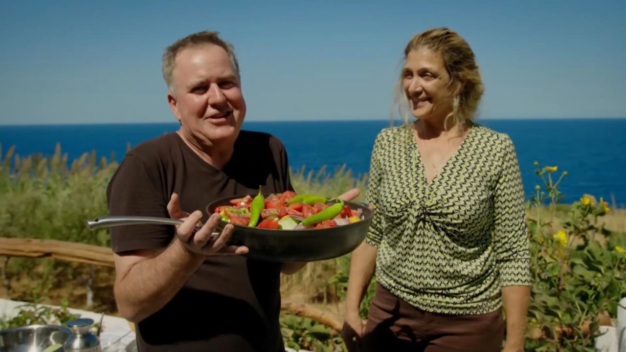 Episode 01 - Celebrity chef Simon Gault embar... - ClickView